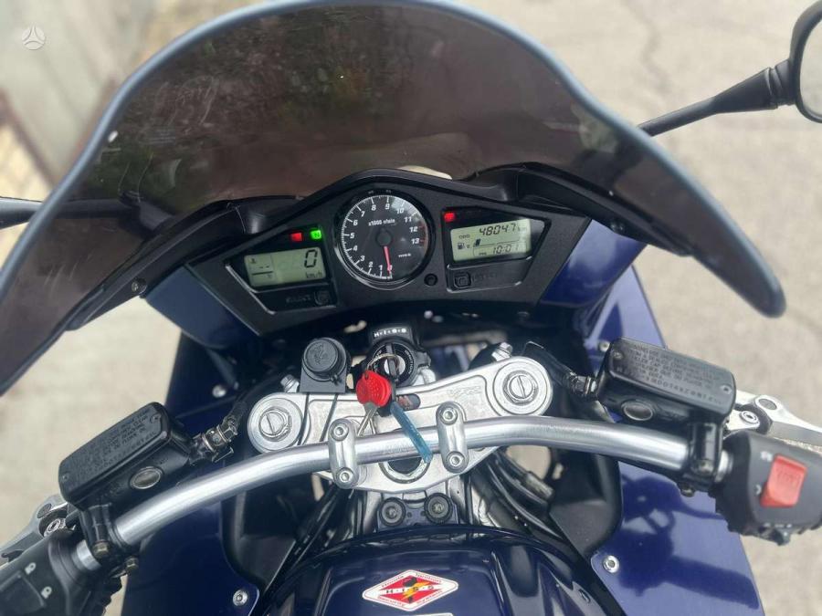 Хонда VFR 2002 в Бирштонас, объемом двигателя 0.80 л и пробегом 48 тыс. км за 3050 €, фото 8 на AUTOMOTO.COM.LV