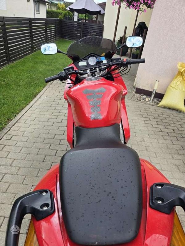 Honda VFR 2002 in Kaunas, with an engine capacity of 0.78 L and mileage of 47 thousand km for 3700 €, photo 7 on AUTOMOTO.COM.LV