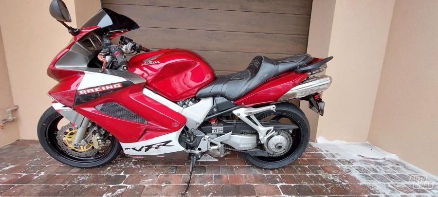 Honda VFR 2003 Šauļi, ar dzinēja tilpumu 0.80 L un nobraukumu 71 tūkst. km par 2000 €, foto 6 vietnē AUTOMOTO.COM.LV