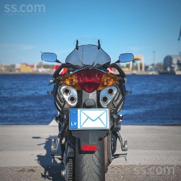 Хонда VFR 2003 в Рига, объемом двигателя 0.80 л и пробегом 0 тыс. км за 3000 €, фото 4 на AUTOMOTO.COM.LV