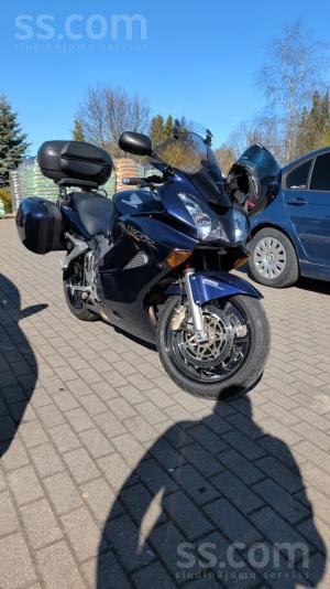 Honda VFR 2003 in Riga, with an engine capacity of 0.80 L and mileage of 0 thousand km for 3000 €, photo 8 on AUTOMOTO.COM.LV