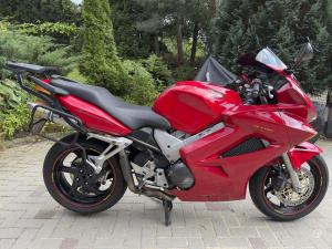 Honda VFR 2003 Viļņa, ar dzinēja tilpumu 0.80 L un nobraukumu 93 tūkst. km par 3200 €, foto  vietnē AUTOMOTO.COM.LV