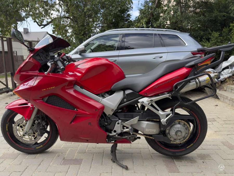 Хонда VFR 2003 в Вильнюс, объемом двигателя 0.80 л и пробегом 93 тыс. км за 3200 €, фото 5 на AUTOMOTO.COM.LV