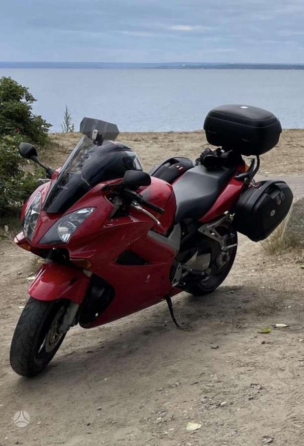 Хонда VFR 2003 в Вильнюс на AUTOMOTO.COM.LV Хонда VFR 2003 в Вильнюс, объемом двигателя 0.80 л и пробегом 93 тыс. км за 3200 €, фото 10 на AUTOMOTO.COM.LV