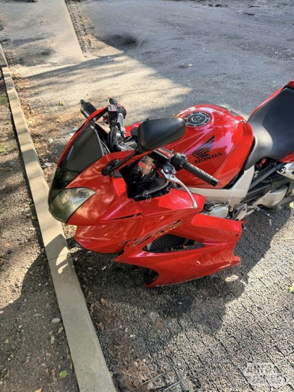 Honda VFR 2003 Viļņa, ar dzinēja tilpumu 0.00 L un nobraukumu 0 tūkst. km par 800 €, foto 4 vietnē AUTOMOTO.COM.LV