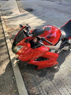 Хонда VFR 2003 в Вильнюс, объемом двигателя 0.00 л и пробегом 0 тыс. км за 800 €, фото 4 на AUTOMOTO.COM.LV