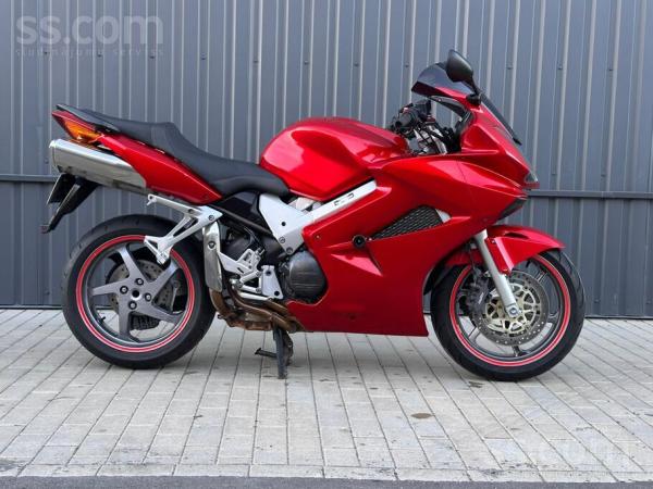 Хонда VFR 2004 в Рига, объемом двигателя 0.80 л и пробегом 0 тыс. км за 2200 €, фото 1 на AUTOMOTO.COM.LV