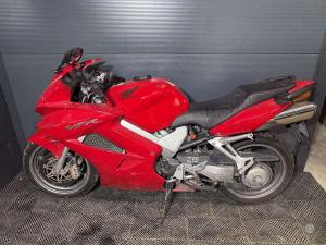 Honda VFR 2004 Tauragė, ar dzinēja tilpumu 0.80 L un nobraukumu 78 tūkst. km par 1750 €, foto 5 vietnē AUTOMOTO.COM.LV
