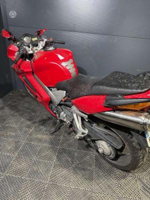 Honda VFR 2004 Tauragė, ar dzinēja tilpumu 0.80 L un nobraukumu 78 tūkst. km par 1750 €, foto 7 vietnē AUTOMOTO.COM.LV