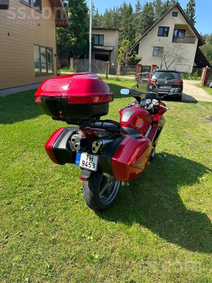 Хонда VFR 2004 в Рига, объемом двигателя 0.80 л и пробегом 0 тыс. км за 3000 €, фото 5 на AUTOMOTO.COM.LV