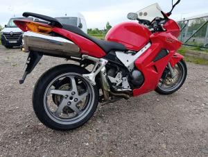 Honda VFR 2004 in Alytus, with an engine capacity of 0.80 L and mileage of 71 thousand km for 2200 €, photo 4 on AUTOMOTO.COM.LV