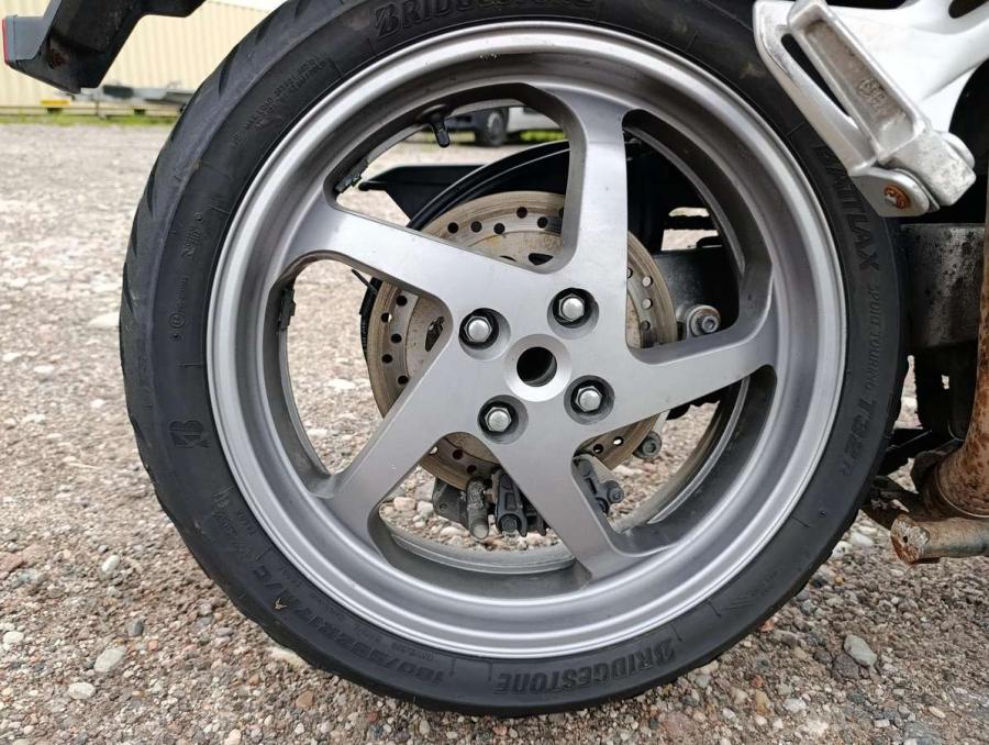 Honda VFR 2004 in Alytus, with an engine capacity of 0.80 L and mileage of 71 thousand km for 2200 €, photo 12 on AUTOMOTO.COM.LV