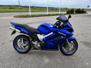 Honda VFR 2005 in Kaunas, with an engine capacity of 0.80 L and mileage of 52 thousand km for 2800 €, photo 7 on AUTOMOTO.COM.LV