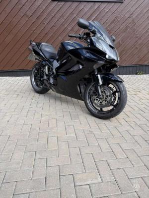 Honda VFR 2006 in Kaunas, with an engine capacity of 0.80 L and mileage of 65 thousand km for 2750 €, photo 3 on AUTOMOTO.COM.LV