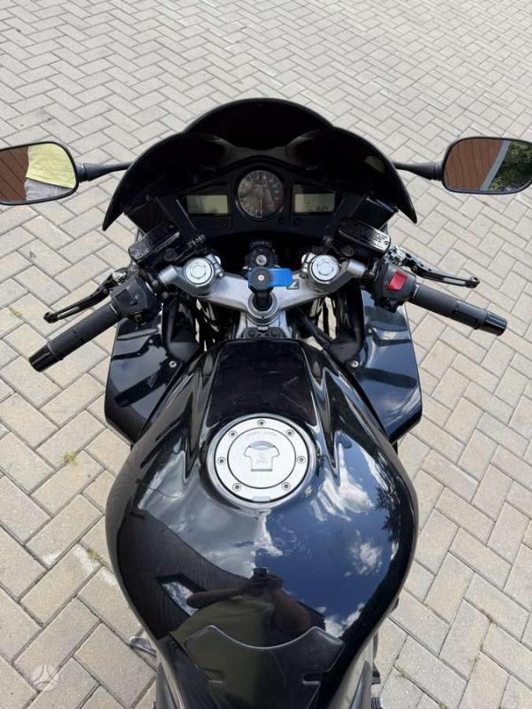 Honda VFR 2006 in Kaunas, with an engine capacity of 0.80 L and mileage of 65 thousand km for 2750 €, photo 4 on AUTOMOTO.COM.LV