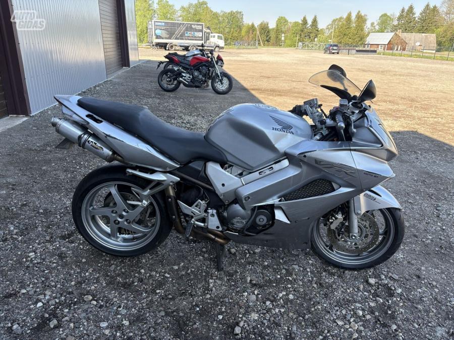 Honda VFR 2007 Kelmė, ar dzinēja tilpumu 0.80 L un nobraukumu 53 tūkst. km par 1230 €, foto 3 vietnē AUTOMOTO.COM.LV