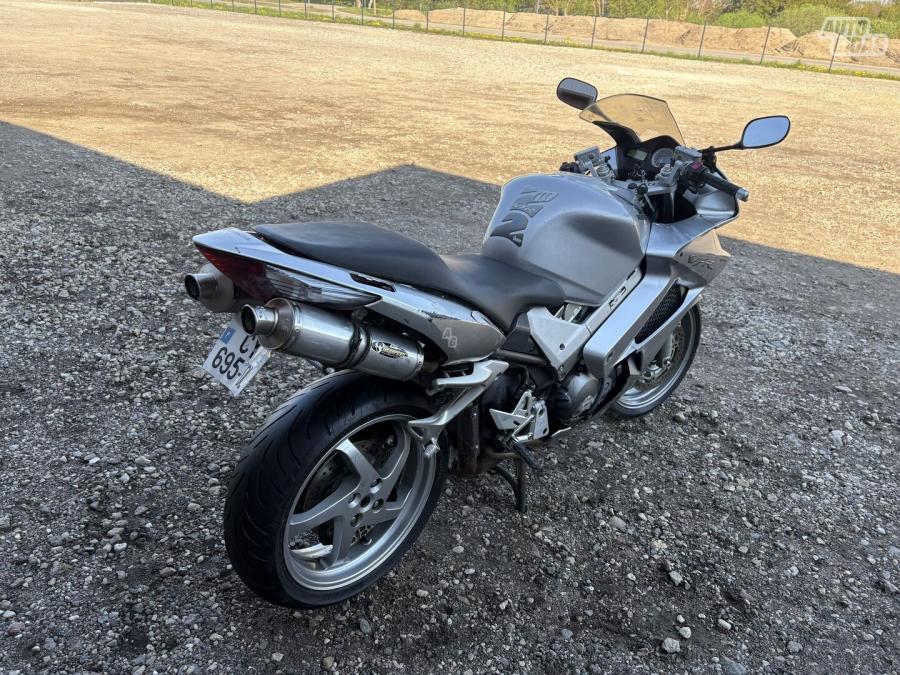 Honda VFR 2007 Kelmė, ar dzinēja tilpumu 0.80 L un nobraukumu 53 tūkst. km par 1230 €, foto 4 vietnē AUTOMOTO.COM.LV