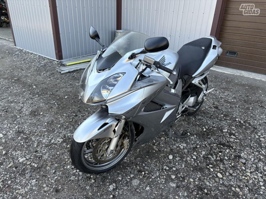 Honda VFR 2007 Kelmė, ar dzinēja tilpumu 0.80 L un nobraukumu 53 tūkst. km par 1230 €, foto 7 vietnē AUTOMOTO.COM.LV