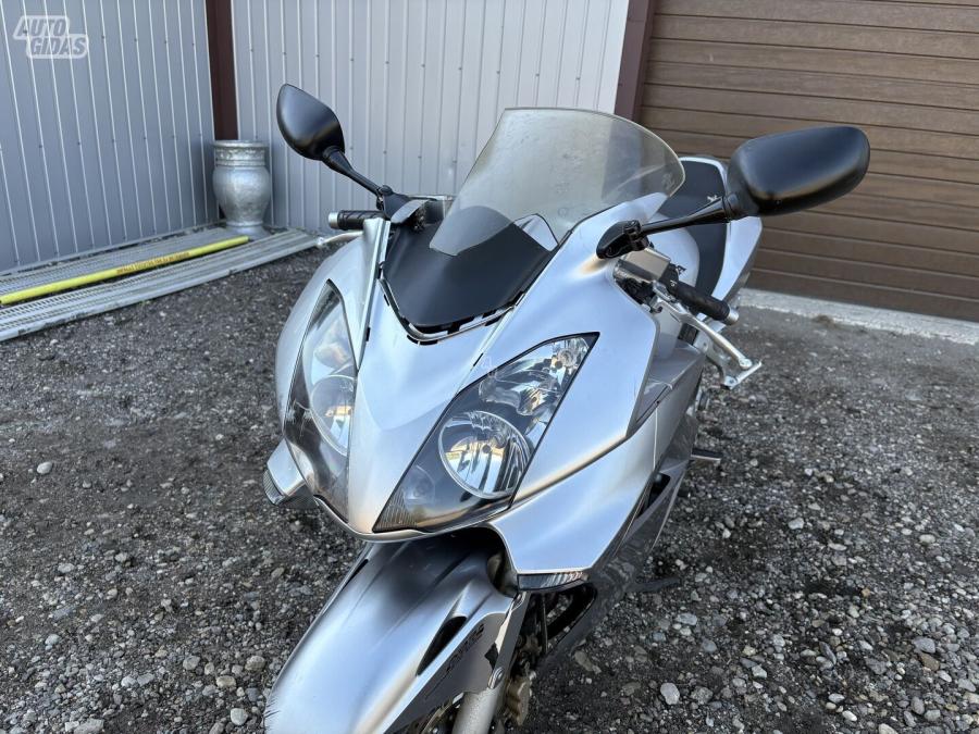 Honda VFR 2007 Kelmė, ar dzinēja tilpumu 0.80 L un nobraukumu 53 tūkst. km par 1230 €, foto 8 vietnē AUTOMOTO.COM.LV