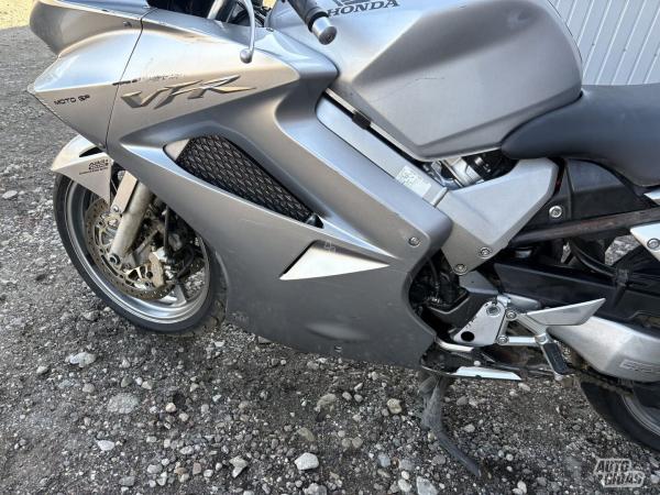 Хонда VFR 2007 в Кельме, объемом двигателя 0.80 л и пробегом 53 тыс. км за 1230 €, фото 9 на AUTOMOTO.COM.LV