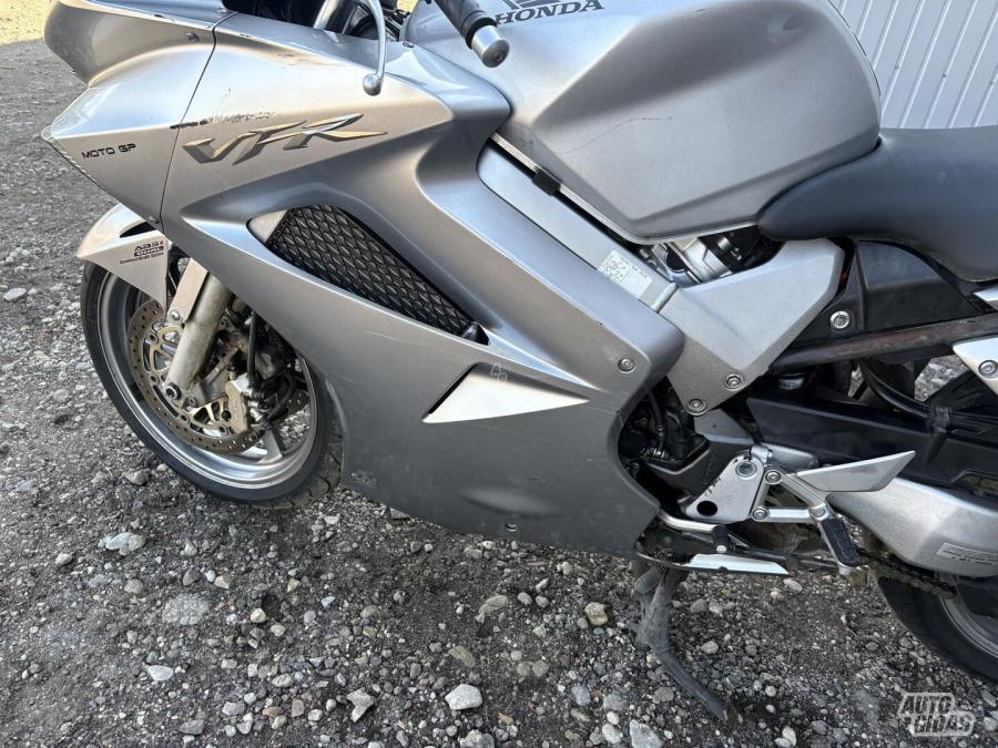 Honda VFR 2007 Kelmė, ar dzinēja tilpumu 0.80 L un nobraukumu 53 tūkst. km par 1230 €, foto 10 vietnē AUTOMOTO.COM.LV