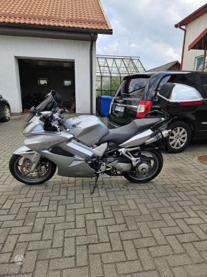 Хонда VFR 2007 в Алитус, объемом двигателя 0.80 л и пробегом 83 тыс. км за 3600 €, фото 7 на AUTOMOTO.COM.LV