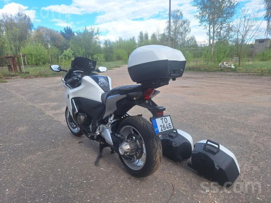 Honda VFR 2010 Daugavpils, ar dzinēja tilpumu 1.20 L un nobraukumu 0 tūkst. km par 6500 €, foto 5 vietnē AUTOMOTO.COM.LV