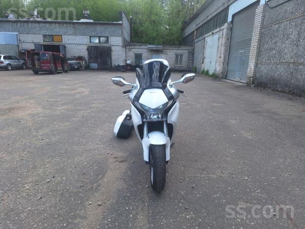 Хонда VFR 2010 в Даугавпилс, объемом двигателя 1.20 л и пробегом 0 тыс. км за 6200 €, фото 3 на AUTOMOTO.COM.LV