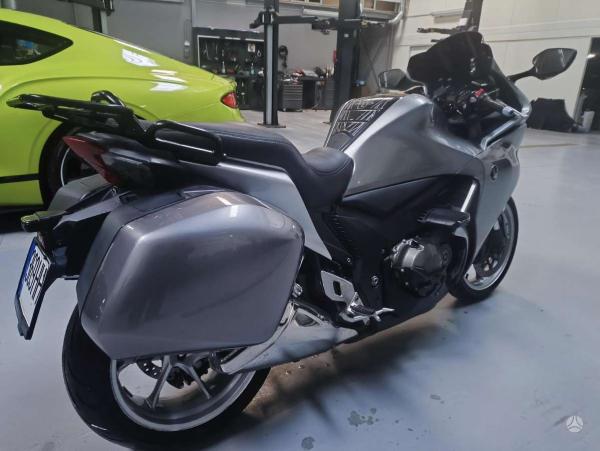Honda VFR 2011 Viļņa, ar dzinēja tilpumu 1.20 L un nobraukumu 68 tūkst. km par 5450 €, foto 2 vietnē AUTOMOTO.COM.LV