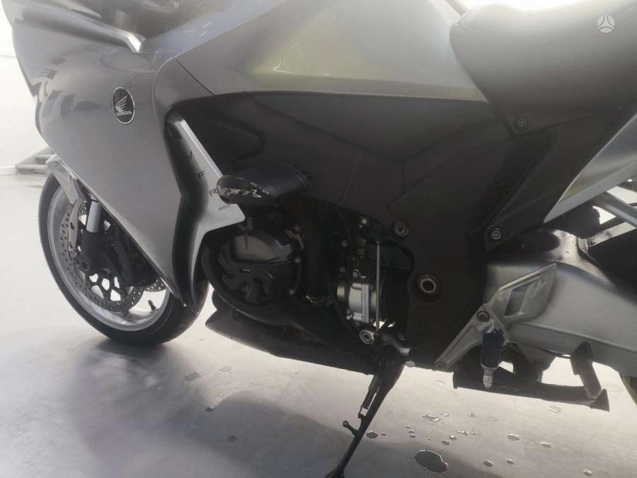 Honda VFR 2011 Viļņa, ar dzinēja tilpumu 1.20 L un nobraukumu 68 tūkst. km par 5450 €, foto 8 vietnē AUTOMOTO.COM.LV