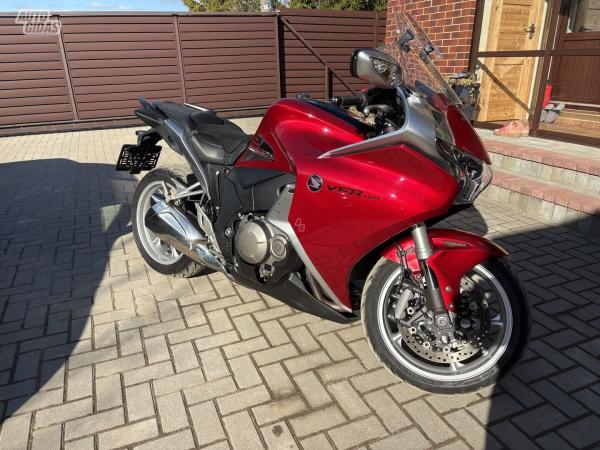 Honda VFR 2011 Telšiai, ar dzinēja tilpumu 0.00 L un nobraukumu 20 tūkst. km par 6500 €, foto 4 vietnē AUTOMOTO.COM.LV