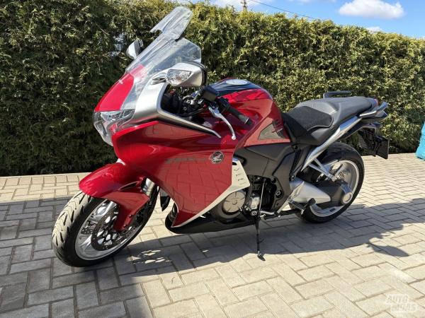 Honda VFR 2011 Telšiai, ar dzinēja tilpumu 0.00 L un nobraukumu 20 tūkst. km par 6500 €, foto 5 vietnē AUTOMOTO.COM.LV