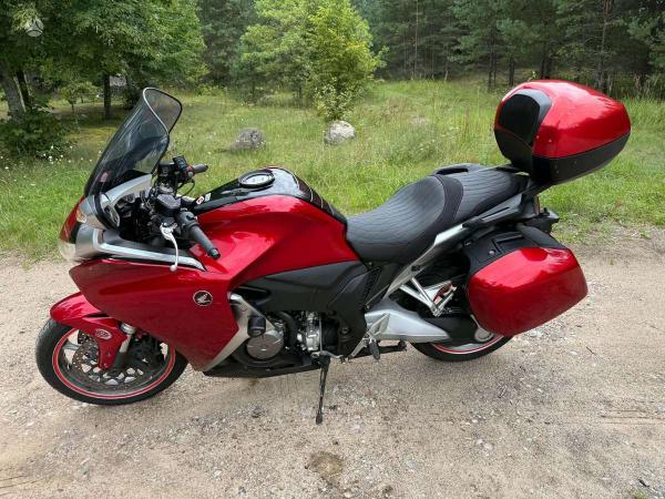 Хонда VFR 2011 в Друскининкай, объемом двигателя 1.20 л и пробегом 51 тыс. км за 4300 €, фото 2 на AUTOMOTO.COM.LV