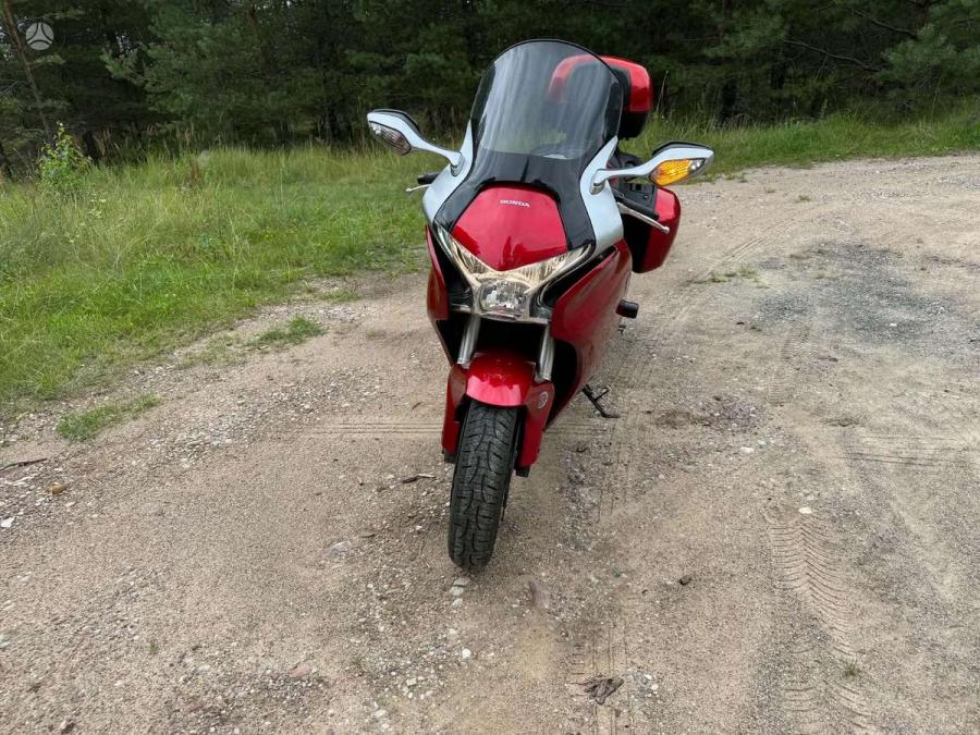 Хонда VFR 2011 в Друскининкай, объемом двигателя 1.20 л и пробегом 51 тыс. км за 4300 €, фото 7 на AUTOMOTO.COM.LV