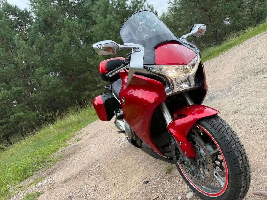Хонда VFR 2011 в Друскининкай, объемом двигателя 1.20 л и пробегом 51 тыс. км за 4300 €, фото 8 на AUTOMOTO.COM.LV