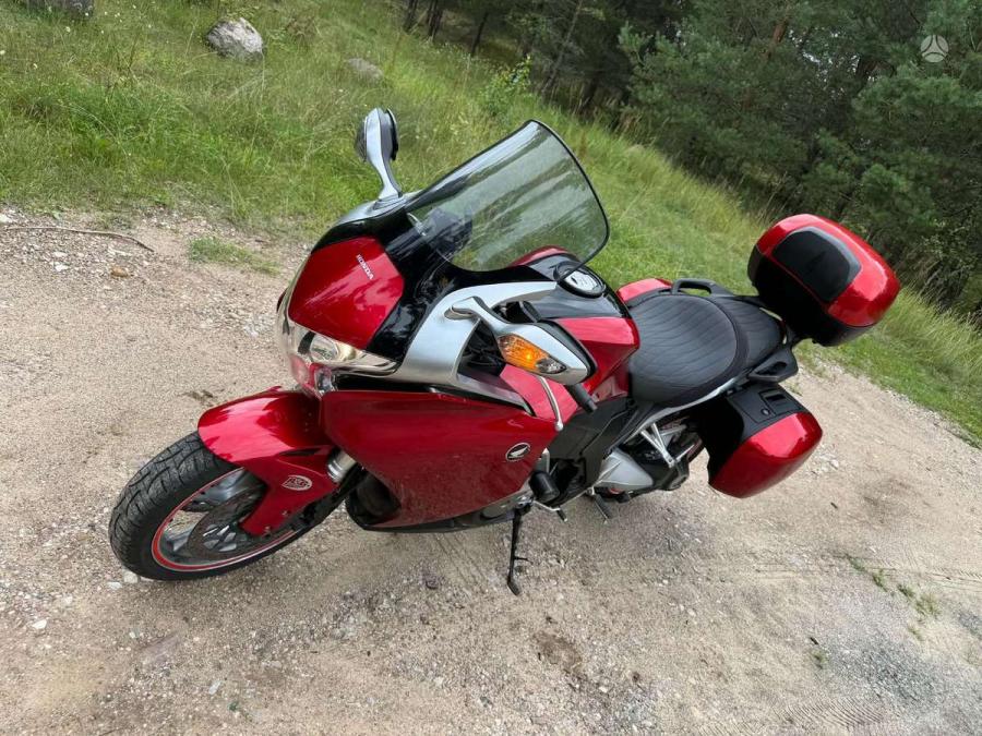 Хонда VFR 2011 в Друскининкай, объемом двигателя 1.20 л и пробегом 51 тыс. км за 4300 €, фото 15 на AUTOMOTO.COM.LV