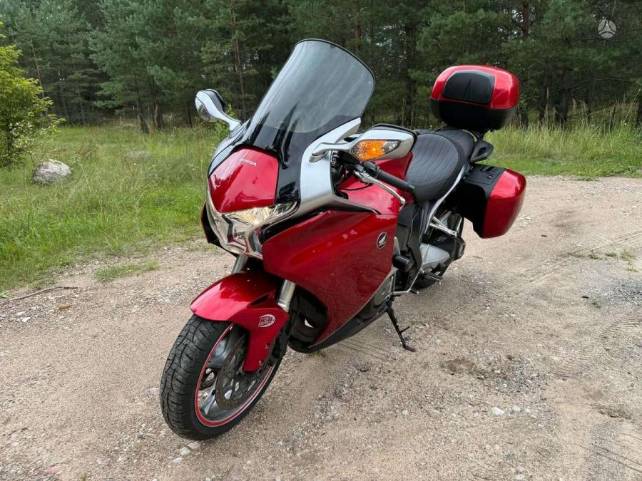 Хонда VFR 2011 в Друскининкай, объемом двигателя 1.20 л и пробегом 51 тыс. км за 4300 €, фото 16 на AUTOMOTO.COM.LV