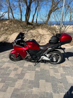 Хонда VFR 2013 в Елгава, объемом двигателя 1.20 л и пробегом 0 тыс. км за 5500 €, фото 3 на AUTOMOTO.COM.LV