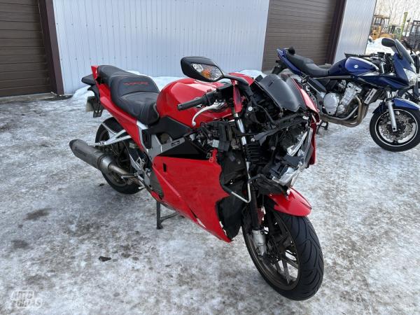 Honda VFR 2015 in Kelme, with an engine capacity of 0.80 L and mileage of 46 thousand km for 1430 €, photo 1 on AUTOMOTO.COM.LV