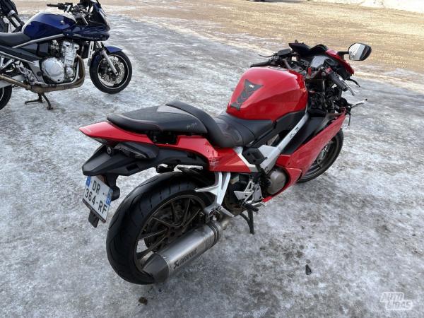 Honda VFR 2015 in Kelme, with an engine capacity of 0.80 L and mileage of 46 thousand km for 1430 €, photo 3 on AUTOMOTO.COM.LV