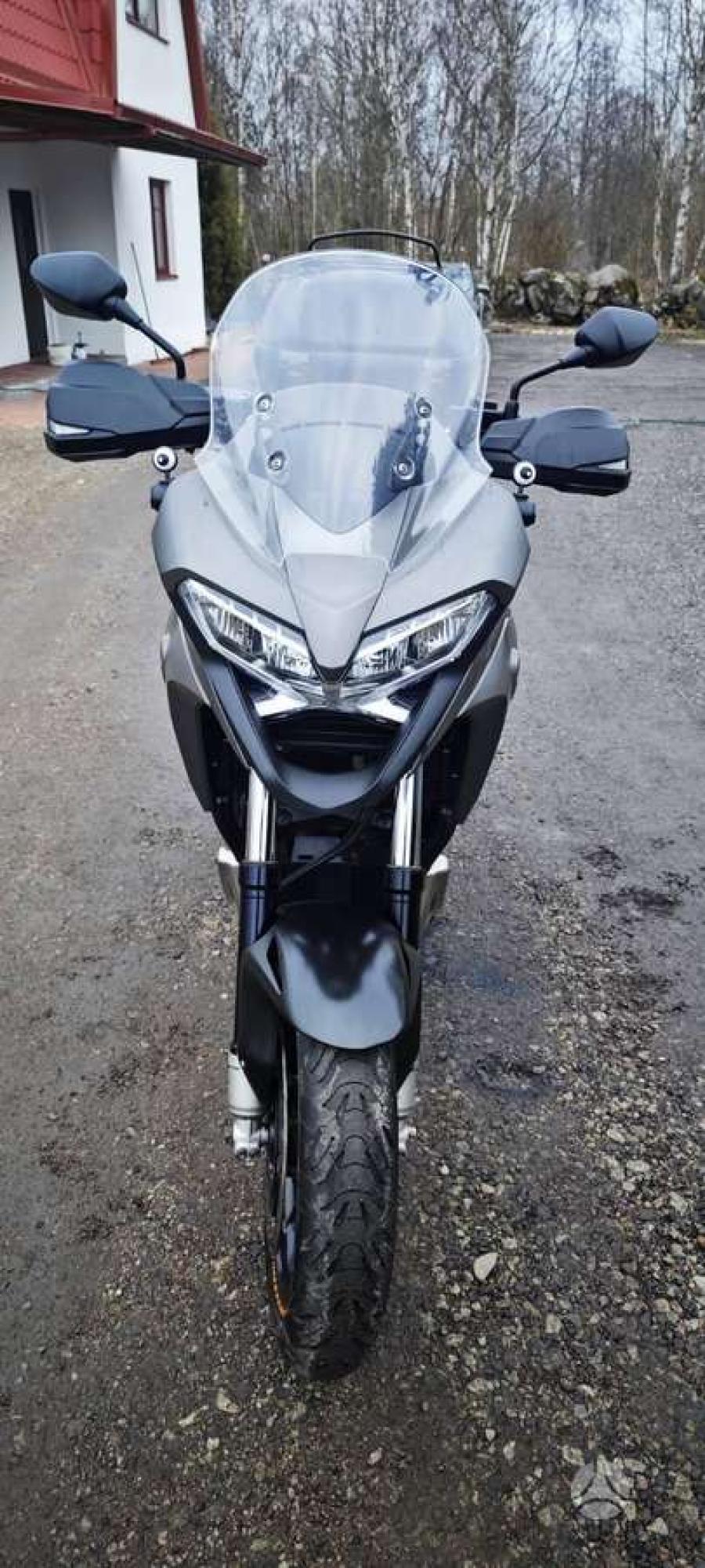 Honda VFR 2015 Tallina, ar dzinēja tilpumu 0.00 L un nobraukumu 35 tūkst. km par 6900 €, foto 1 vietnē AUTOMOTO.COM.LV
