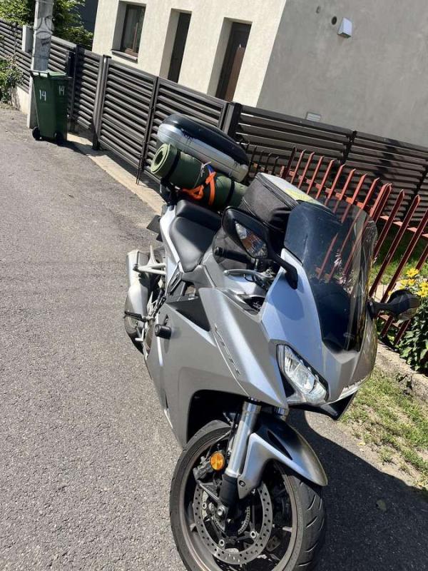 Honda VFR 2018 in Kaunas, with an engine capacity of 0.80 L and mileage of 40 thousand km for 4832 €, photo 2 on AUTOMOTO.COM.LV