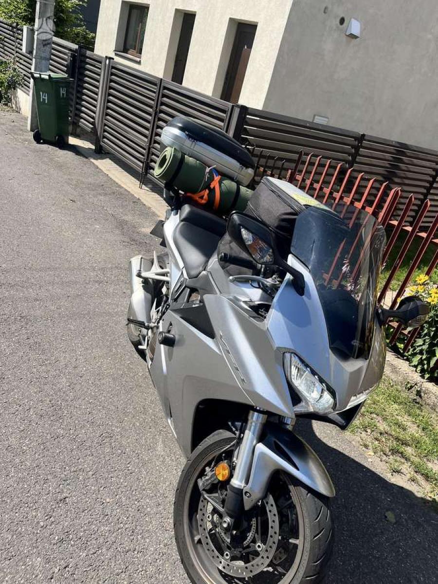 Honda VFR 2018 in Kaunas, with an engine capacity of 0.80 L and mileage of 40 thousand km for 4832 €, photo 3 on AUTOMOTO.COM.LV