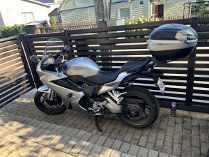 Honda VFR 2018 in Kaunas, with an engine capacity of 0.80 L and mileage of 40 thousand km for 4832 €, photo 4 on AUTOMOTO.COM.LV