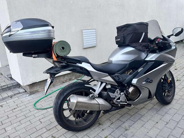 Honda VFR 2018 in Kaunas, with an engine capacity of 0.80 L and mileage of 40 thousand km for 4832 €, photo 4 on AUTOMOTO.COM.LV