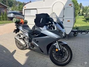 Honda VFR 2018 in Kaunas, with an engine capacity of 0.80 L and mileage of 40 thousand km for 4832 €, photo 6 on AUTOMOTO.COM.LV