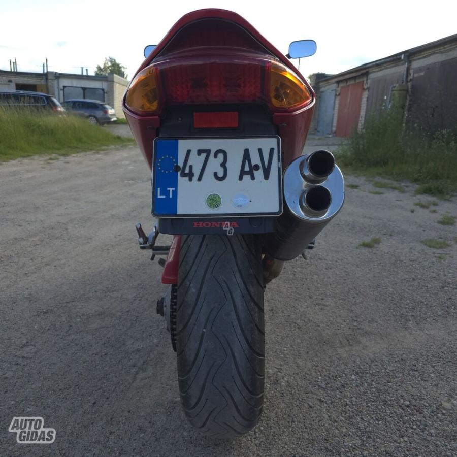 Red Honda VFR 1999 in Radviliskis, with an engine capacity of 0.78 L and mileage of 118 thousand km for 1650 €, photo 5 on AUTOMOTO.COM.LV