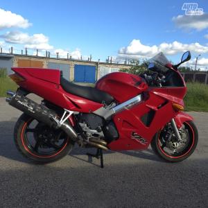 Red Honda VFR 1999 in Radviliskis, with an engine capacity of 0.78 L and mileage of 118 thousand km for 1650 €, photo 8 on AUTOMOTO.COM.LV