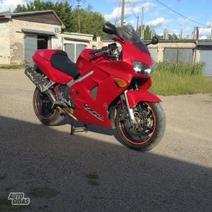 Red Honda VFR 1999 in Radviliskis, with an engine capacity of 0.78 L and mileage of 118 thousand km for 1650 €, photo 9 on AUTOMOTO.COM.LV