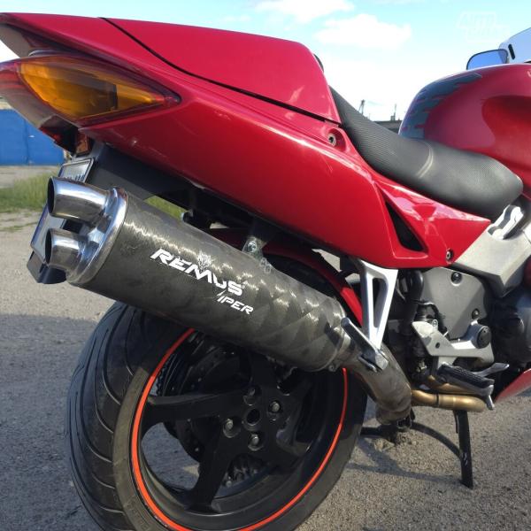 Red Honda VFR 1999 in Radviliskis, with an engine capacity of 0.78 L and mileage of 118 thousand km for 1550 €, photo 8 on AUTOMOTO.COM.LV